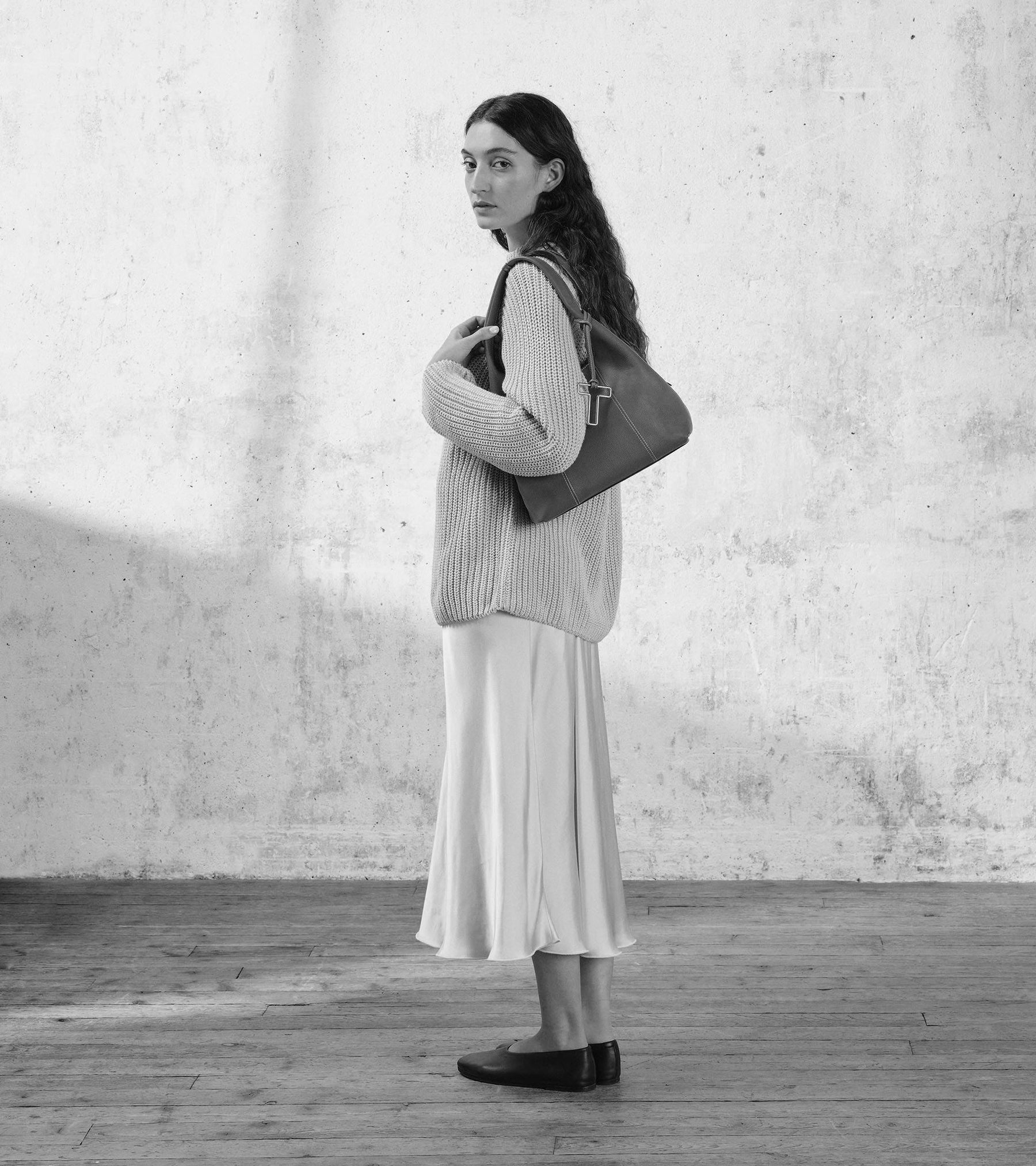 Juliette medium-sized shoulder bag in grained leather twilight blue