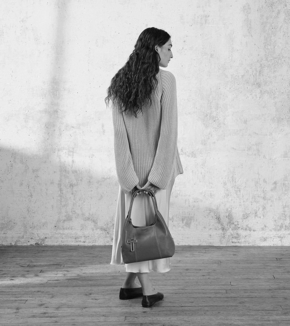 Juliette medium-sized shoulder bag in grained leather twilight blue